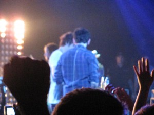 Top 10 Concert Etiquette Do's & Don'ts - On The List